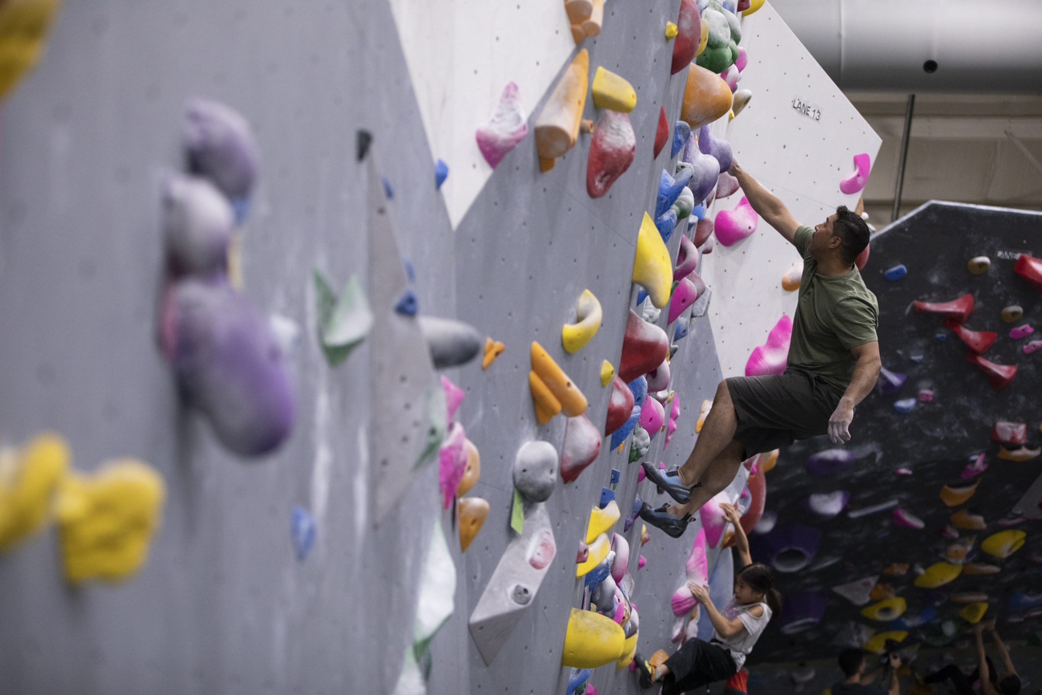 Weekends are Better at Newark’s First Rock Climbing Gym - Method Climbing